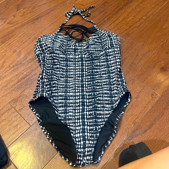 Mossimo Supply Co. | Swim | Mossimo One Piece Black White One Piece ...